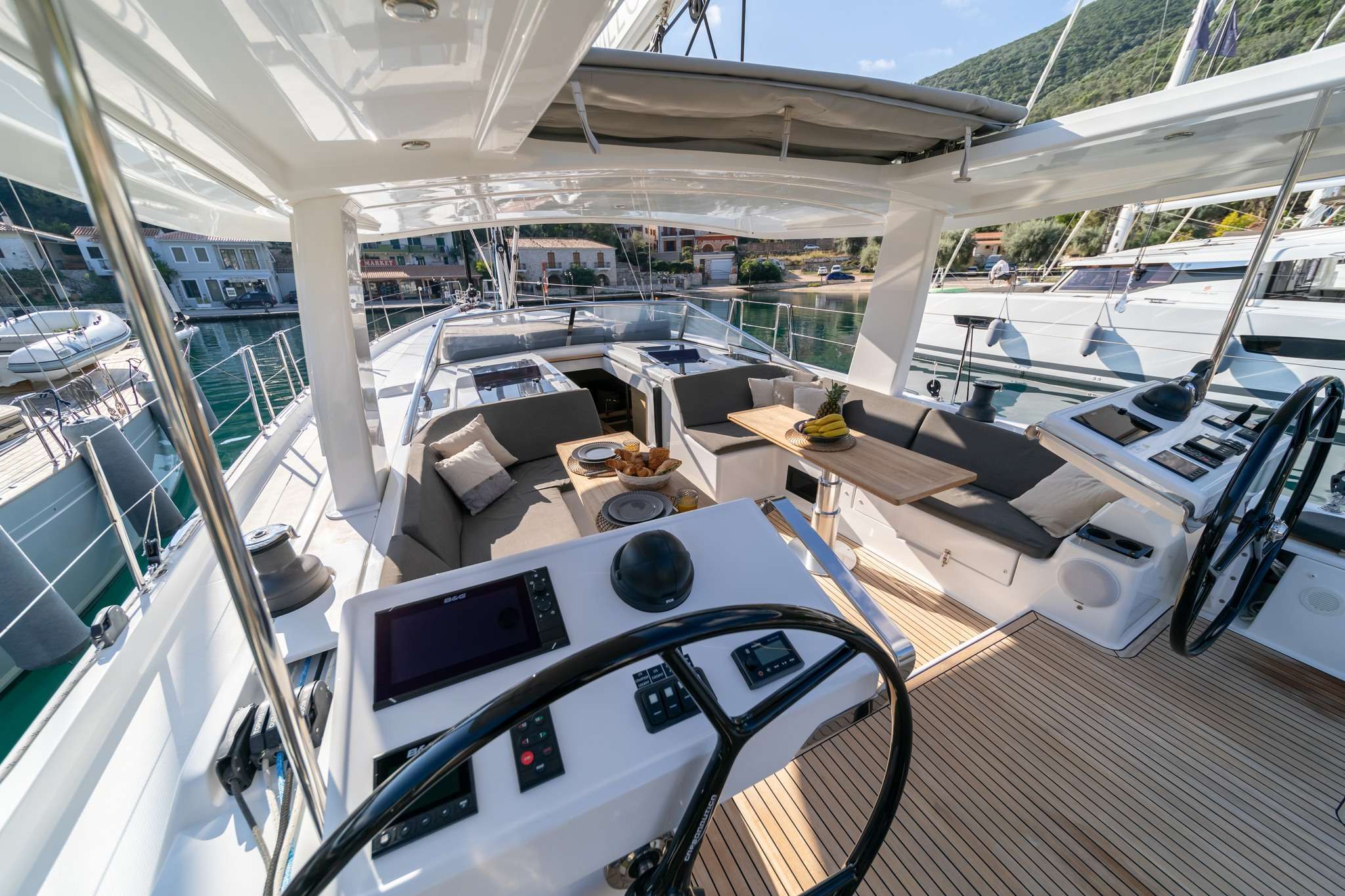 Yacht: PRINCESS MELODY - Photo Tour