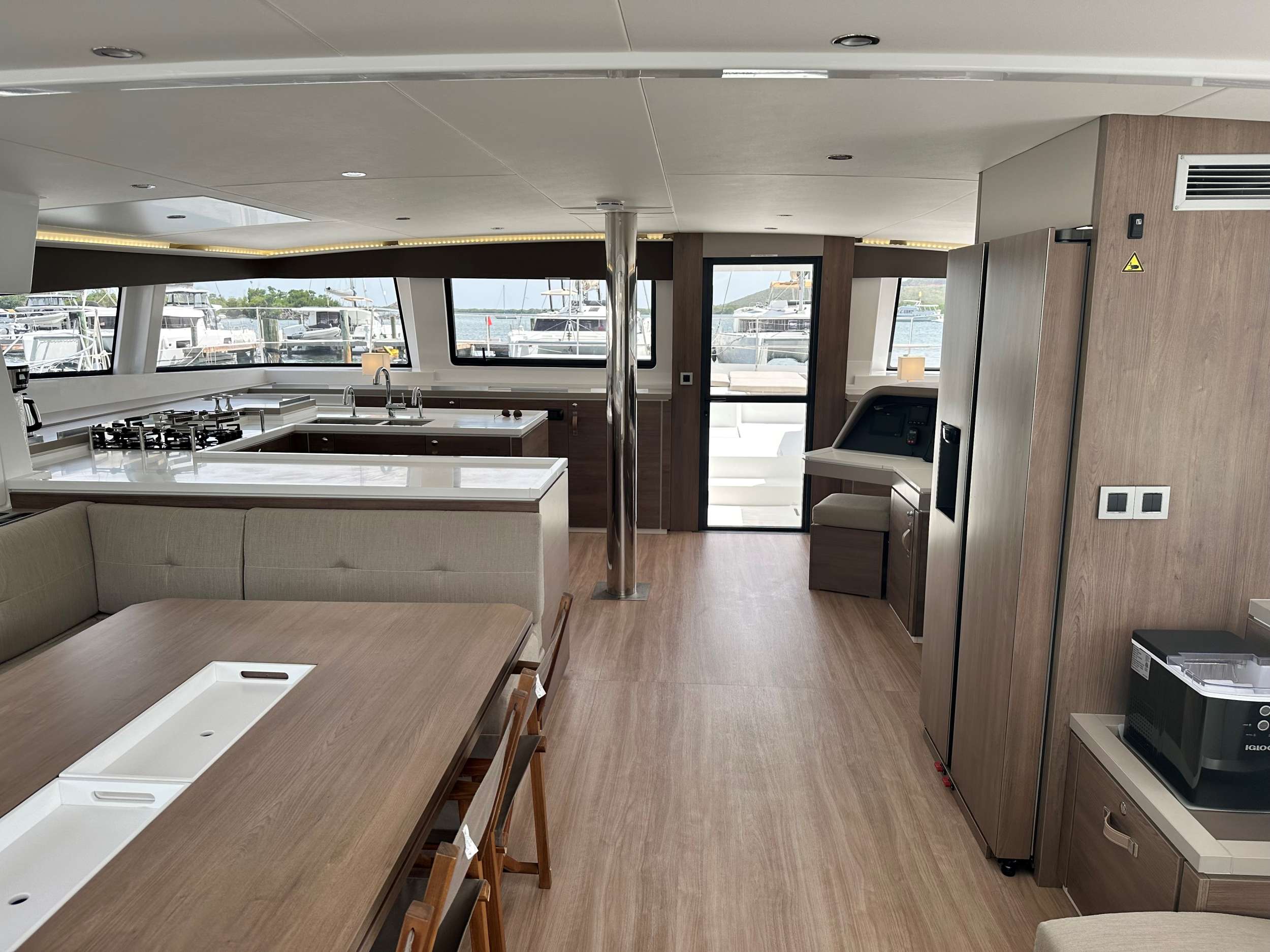 Yacht: DANTE - Photo Tour