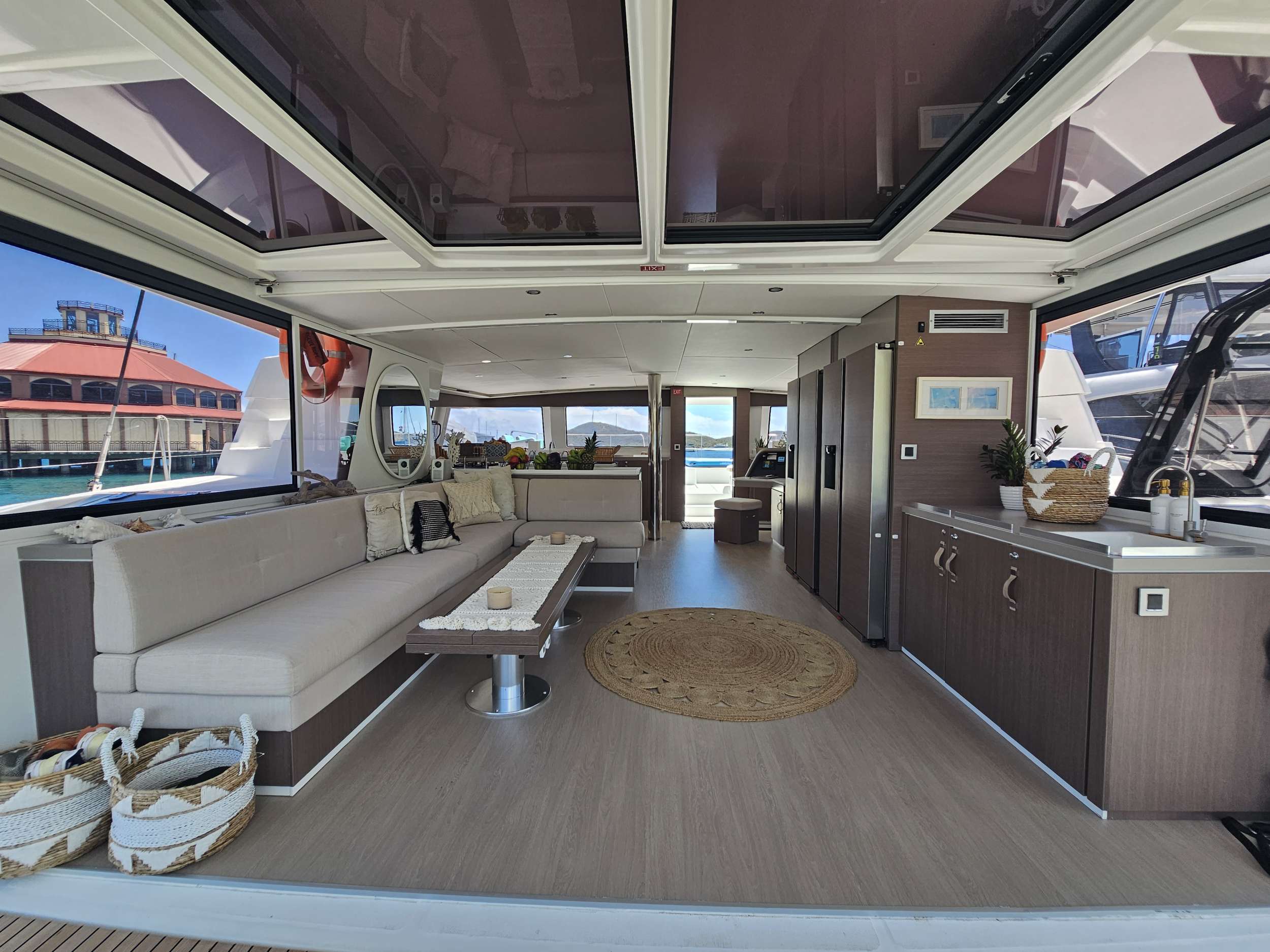 Yacht: LEGASEA - Menu