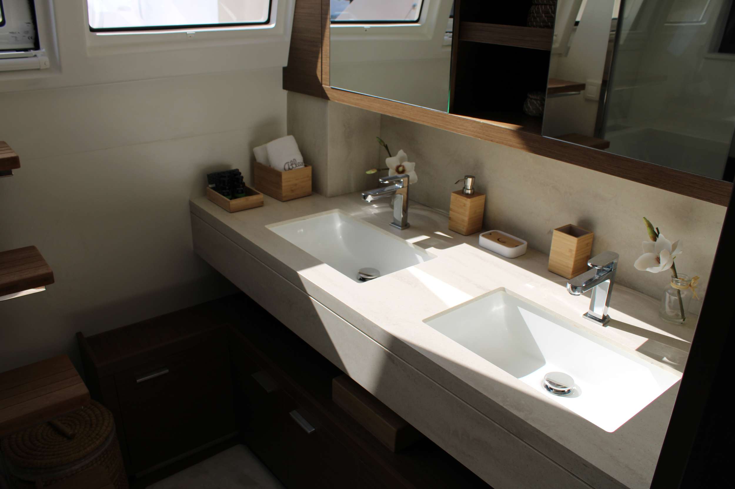 Yacht: ATLANTIS - Photo Tour