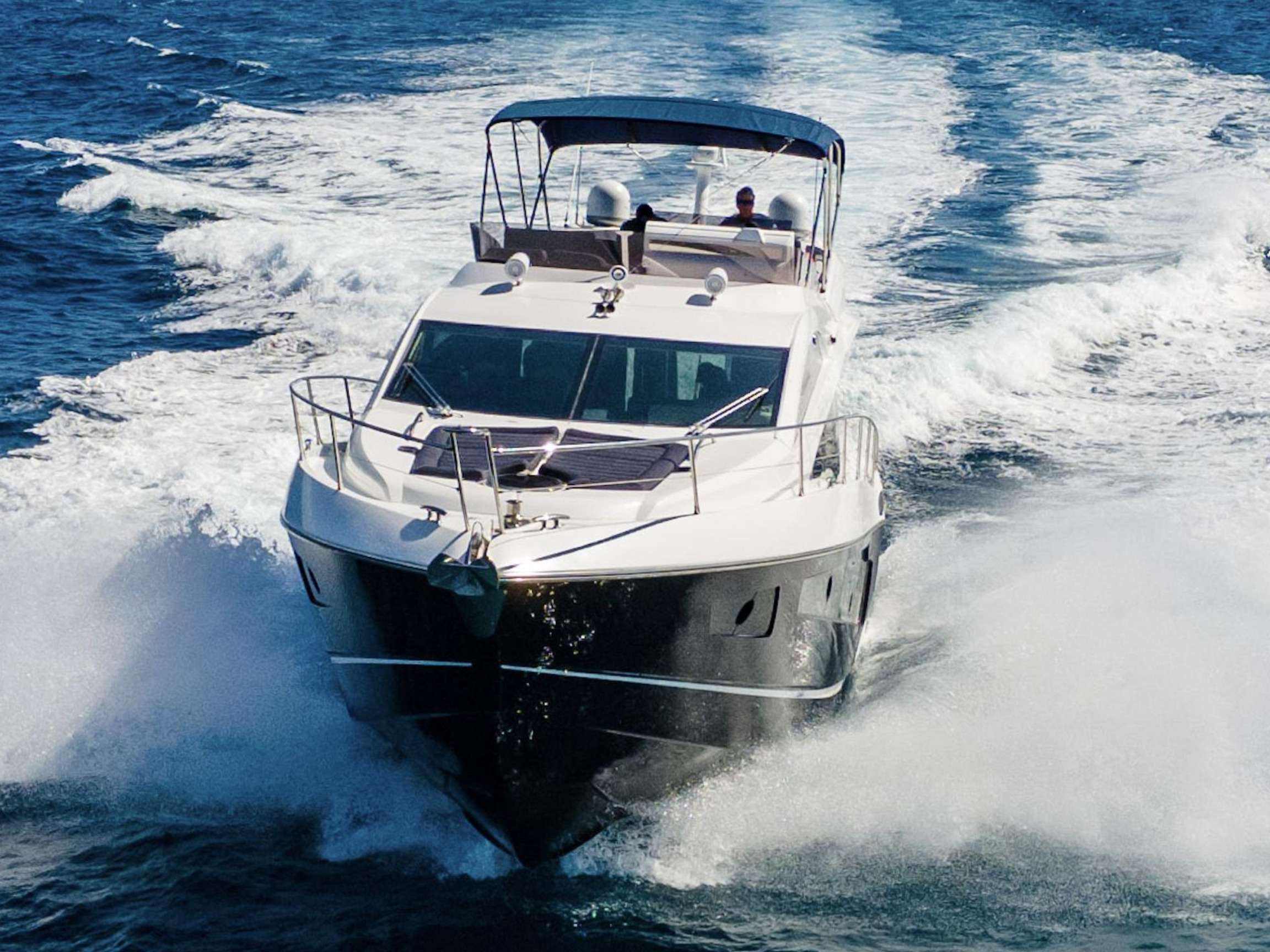 Yacht: INVICTUS - Photo Tour