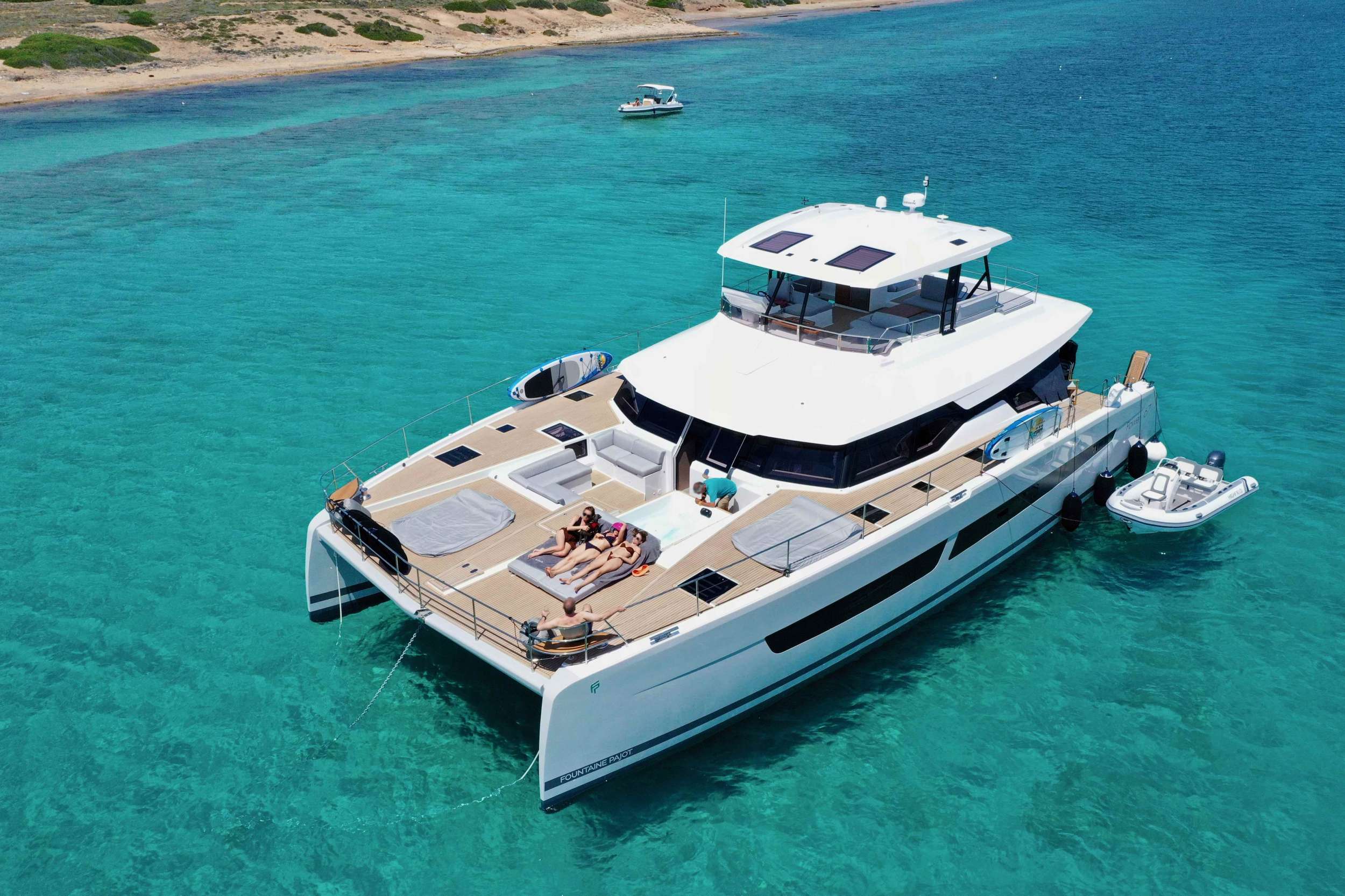 Yacht: ALENA - Photo Tour