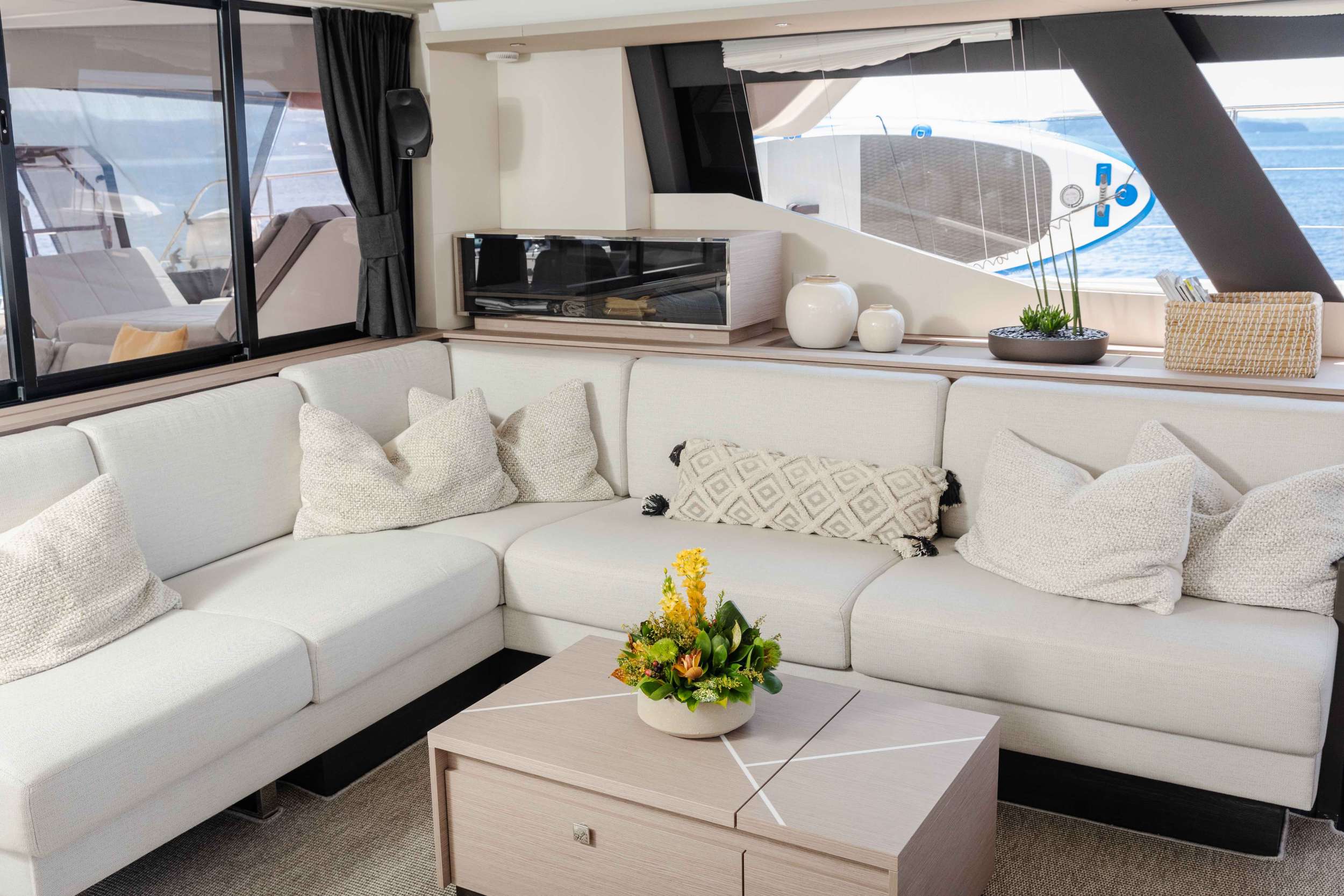 Yacht: ALENA - Photo Tour